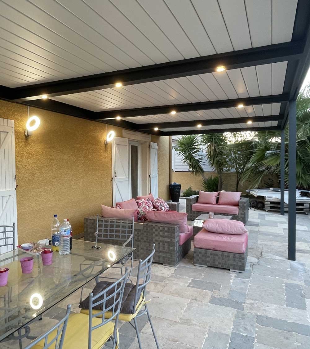 Eclairage LED avec télécommande pour pergola bioclimatique KALICE